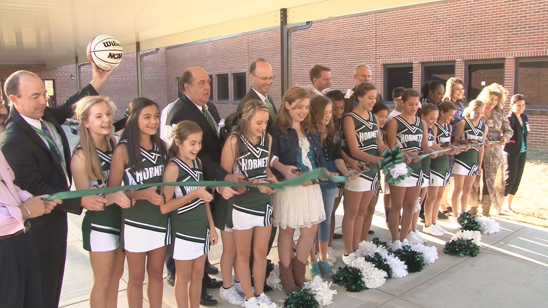 Ribbon cut on Carter Middle School's new gym | wbir.com