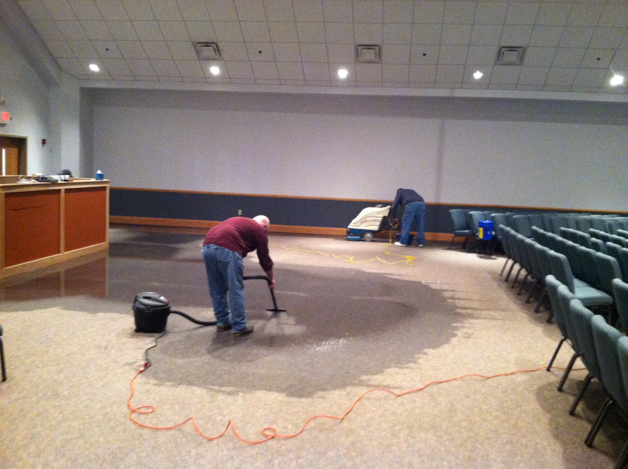 Pipe burst sets off sprinklers, soaks Seymour church | wbir.com