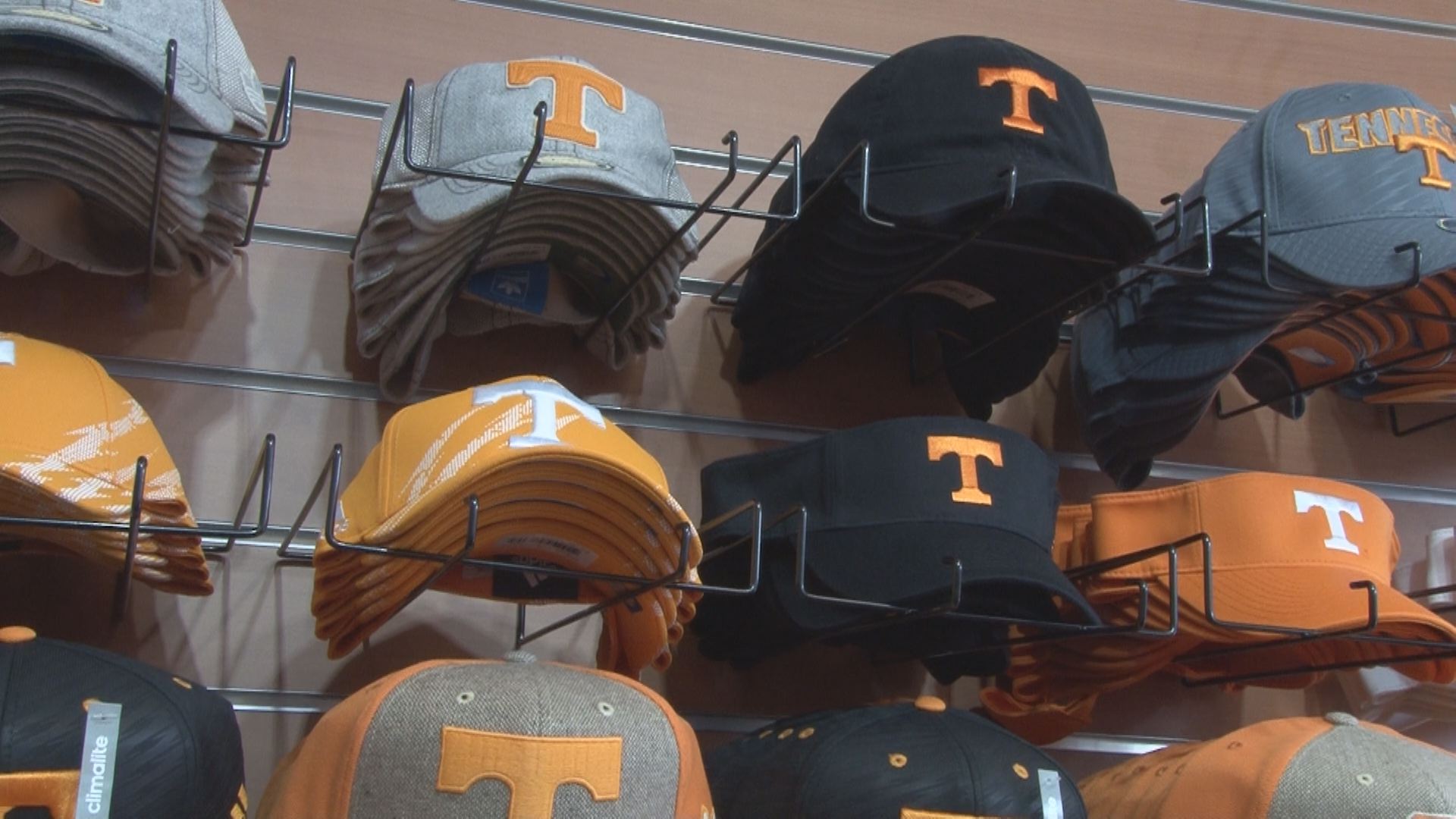 Vol Shop opens in University Commons shopping center | wbir.com