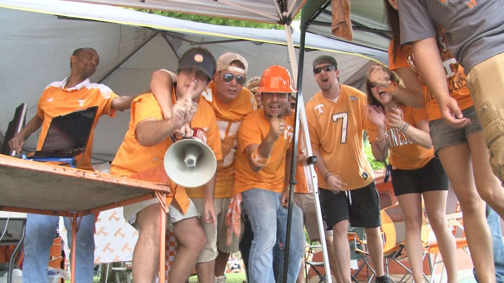 Vol fans welcome the Big Orange back to Neyland Stadium | wbir.com
