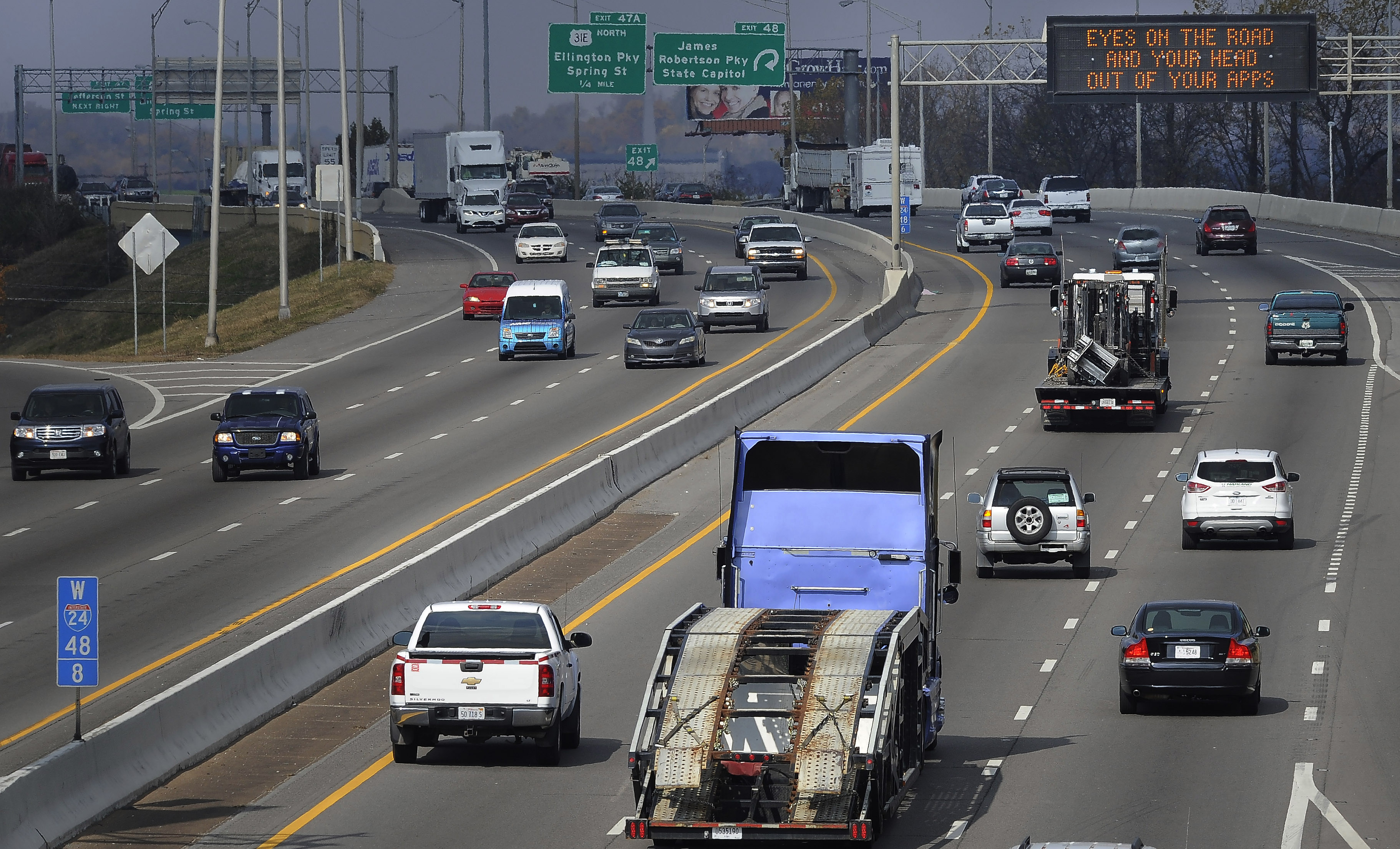'Heads out of your apps': Road-sign quips grab attention | wbir.com