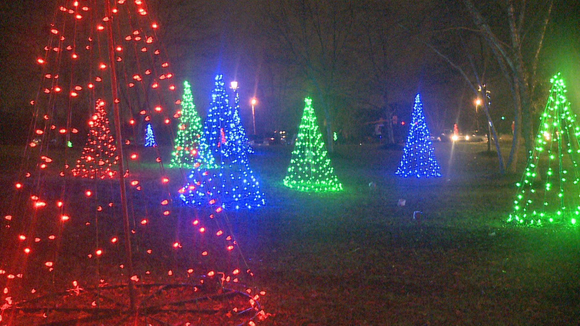 Farragut park lights up for the holidays | wbir.com