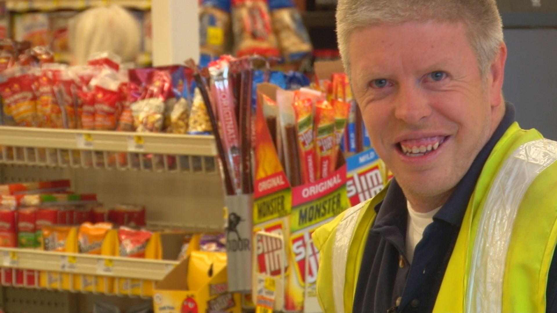 Grocery bagger knows his job and most of Seymour | wbir.com