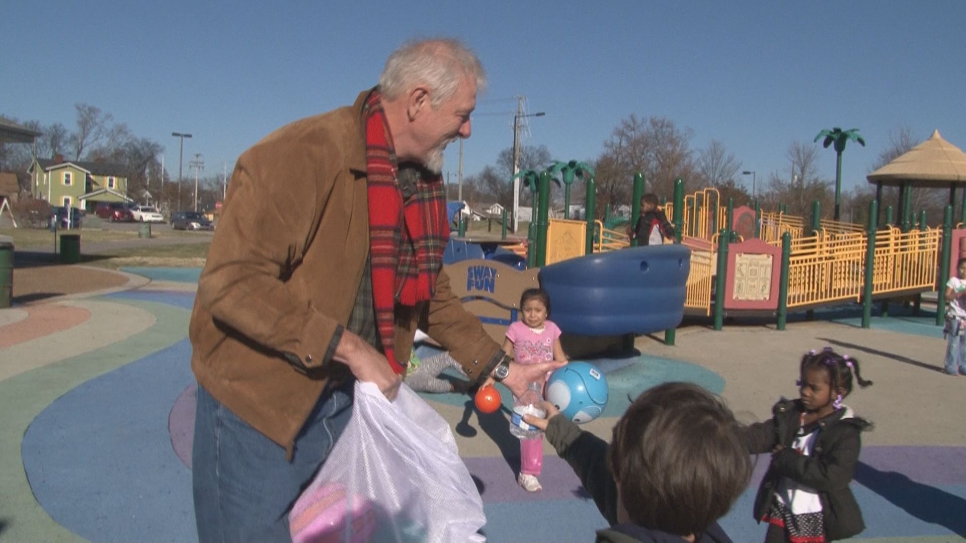 A simple gesture makes Knoxville playgrounds come alive | wbir.com