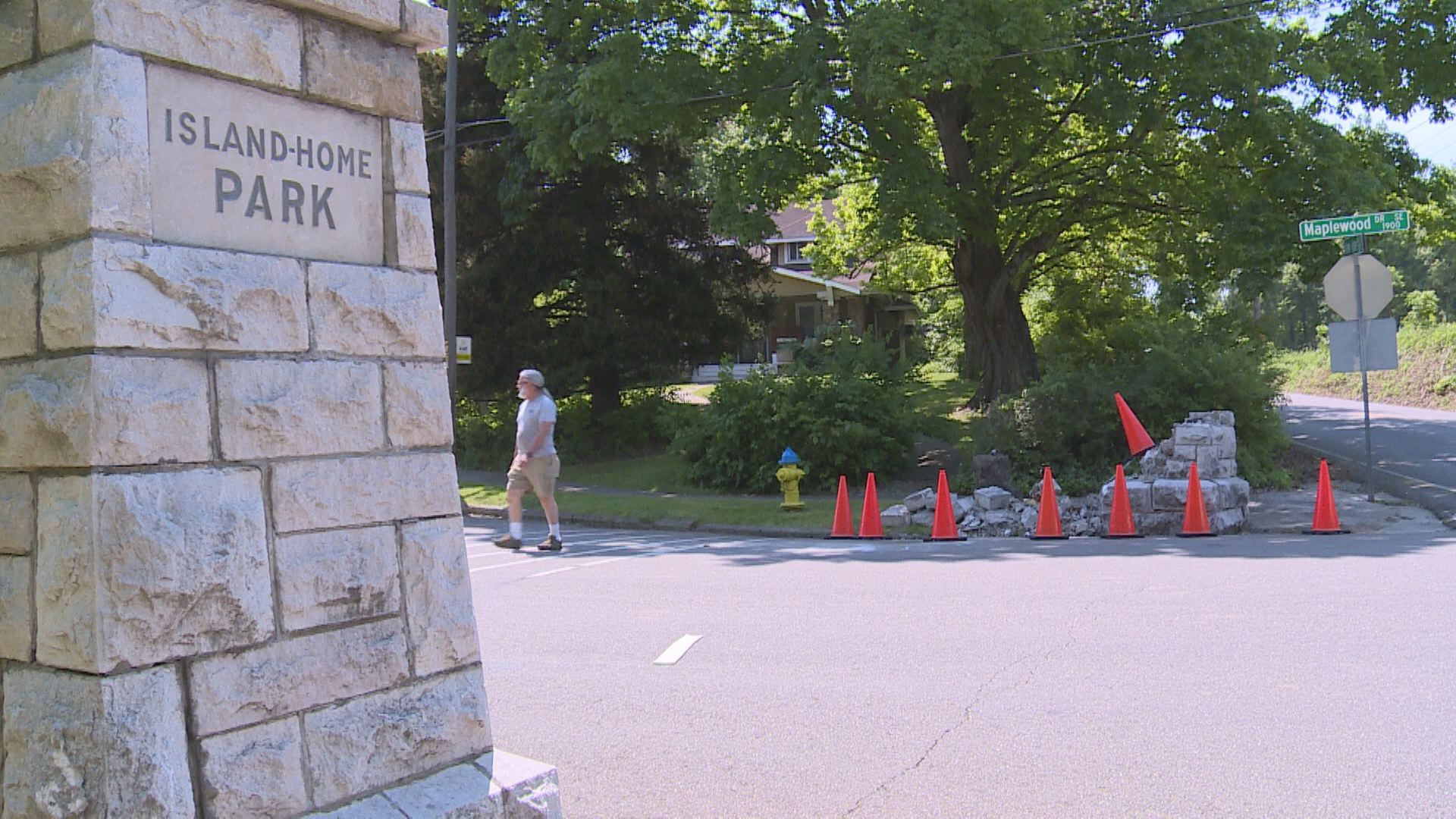Crews rebuilding Island Home pillar destroyed by errant truck | wbir.com