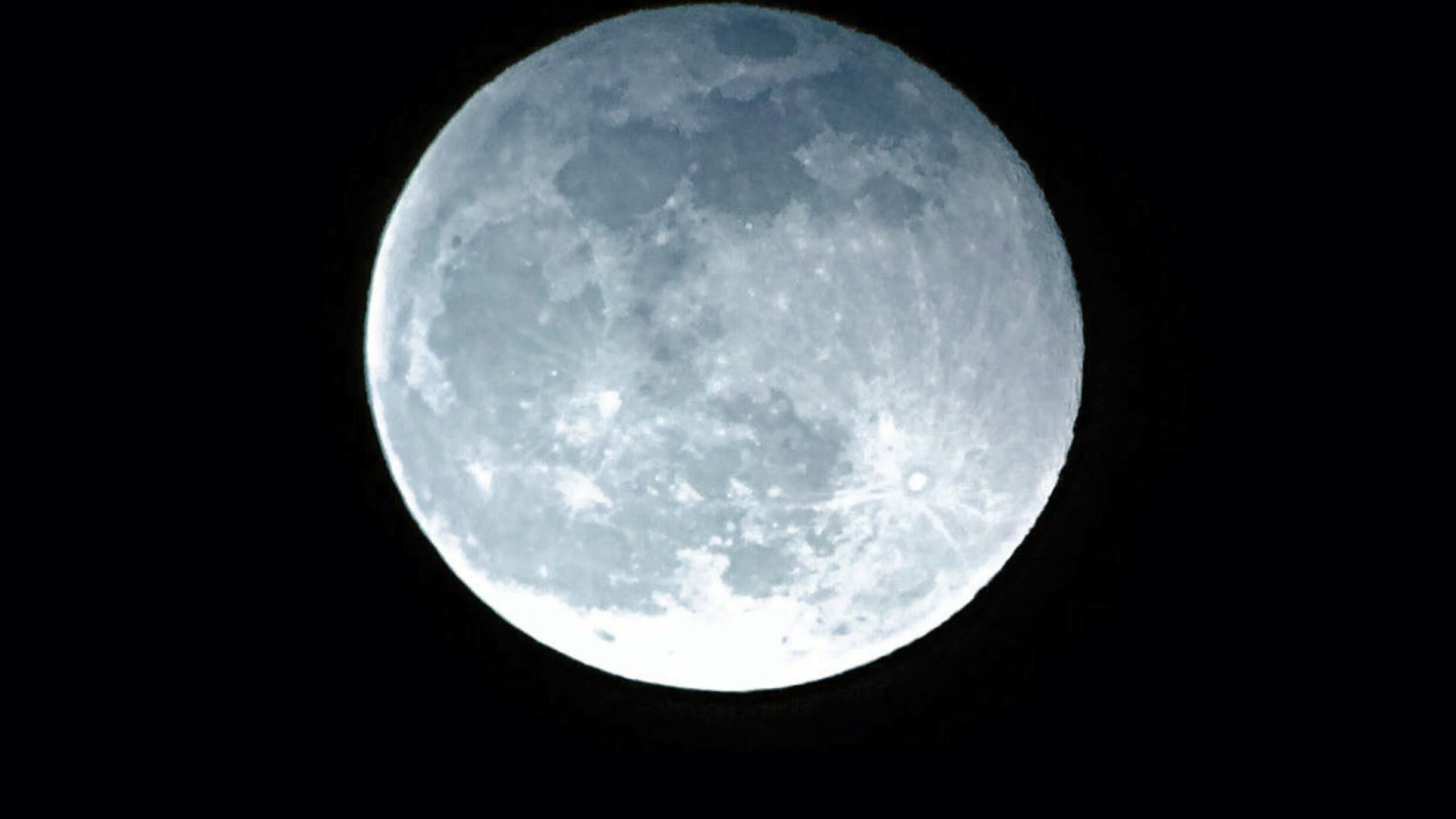 Blue moon a rare occasion and musical inspiration | wbir.com