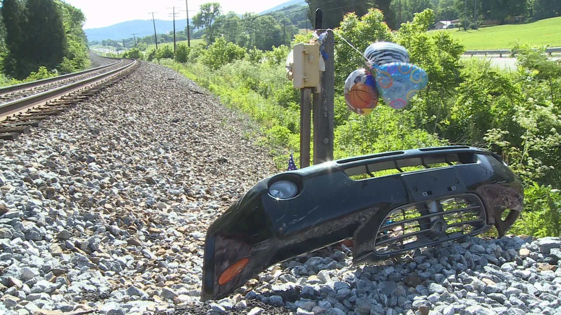 Family, survivors sue railroad over fatal 2014 car-train crash | wbir.com