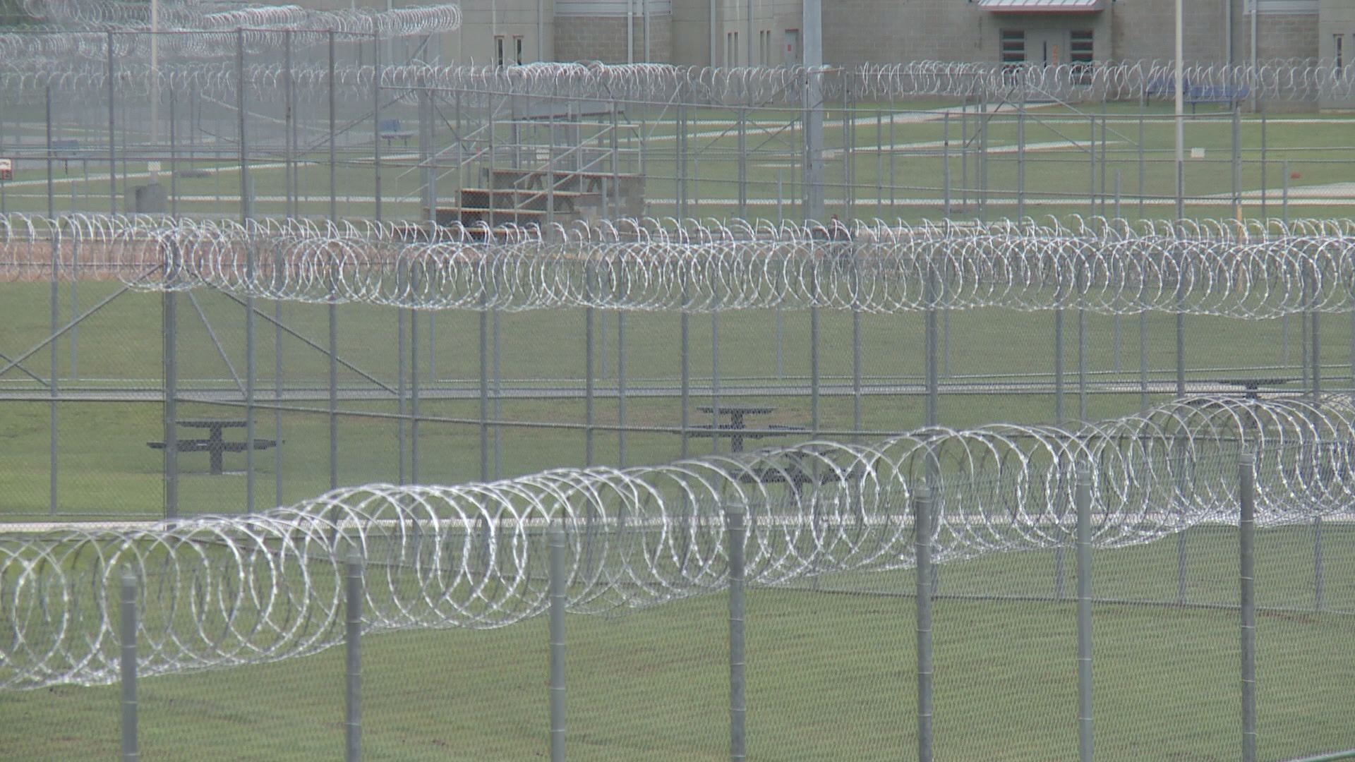 Inmates set free in largest one-time release from federal prison | wbir.com