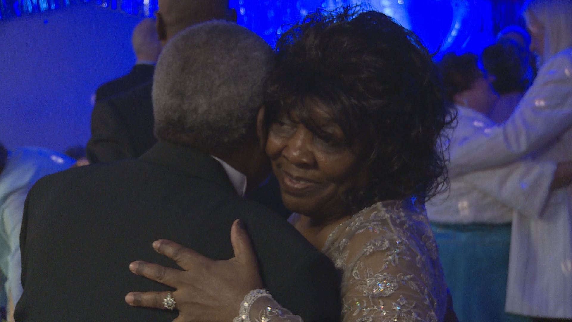 Pay It Forward: Broadway Towers Prom Night | wbir.com