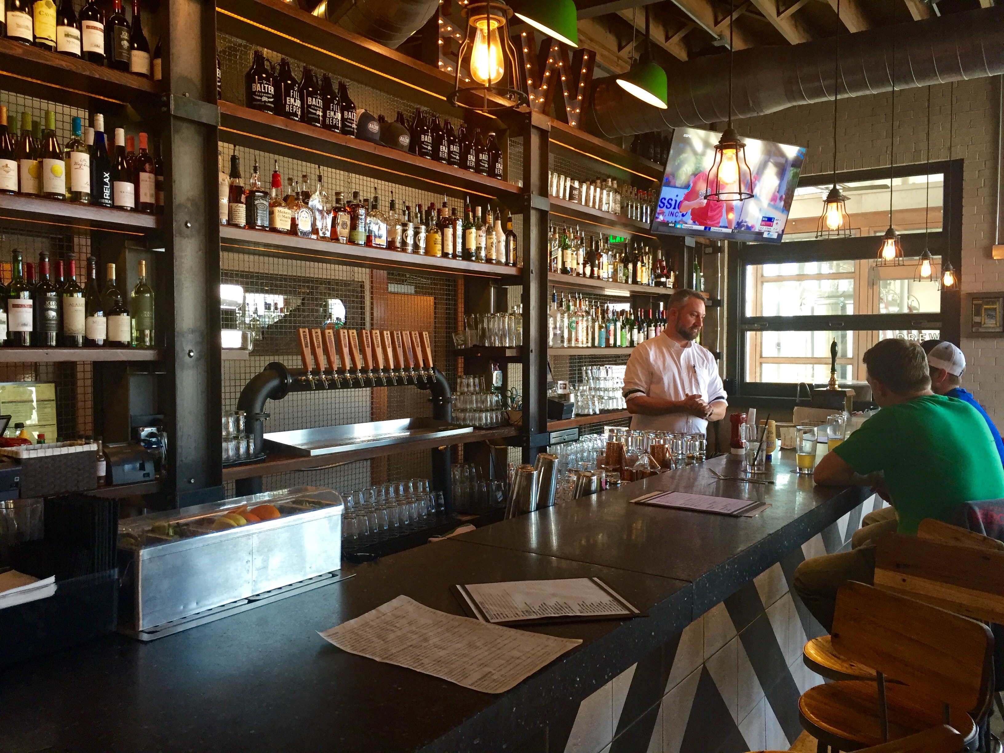 #865Eats: Balter Beerworks taps in to old gas station | wbir.com