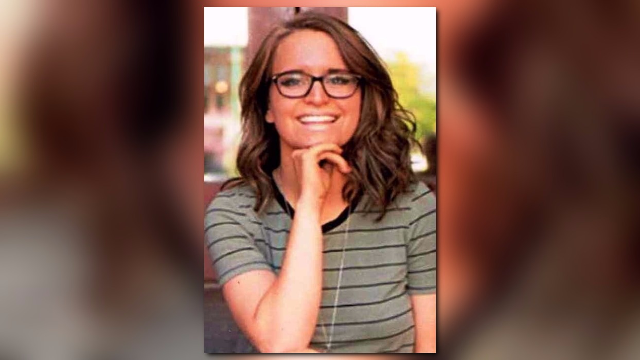 Scholarship awarded in honor of teen volunteer killed in crash | wbir.com