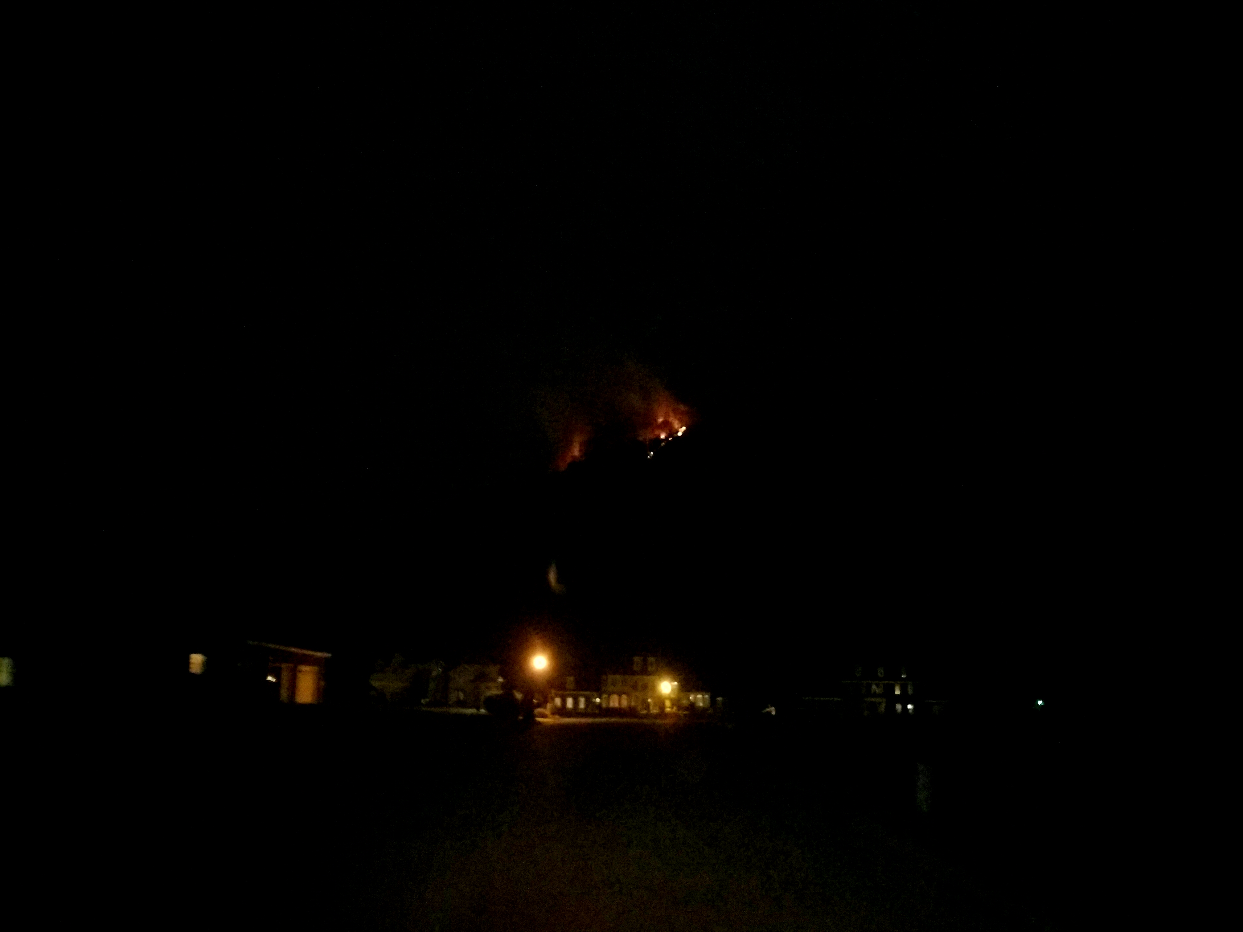 Two hurt fighting wildfire in Hawkins County | wbir.com